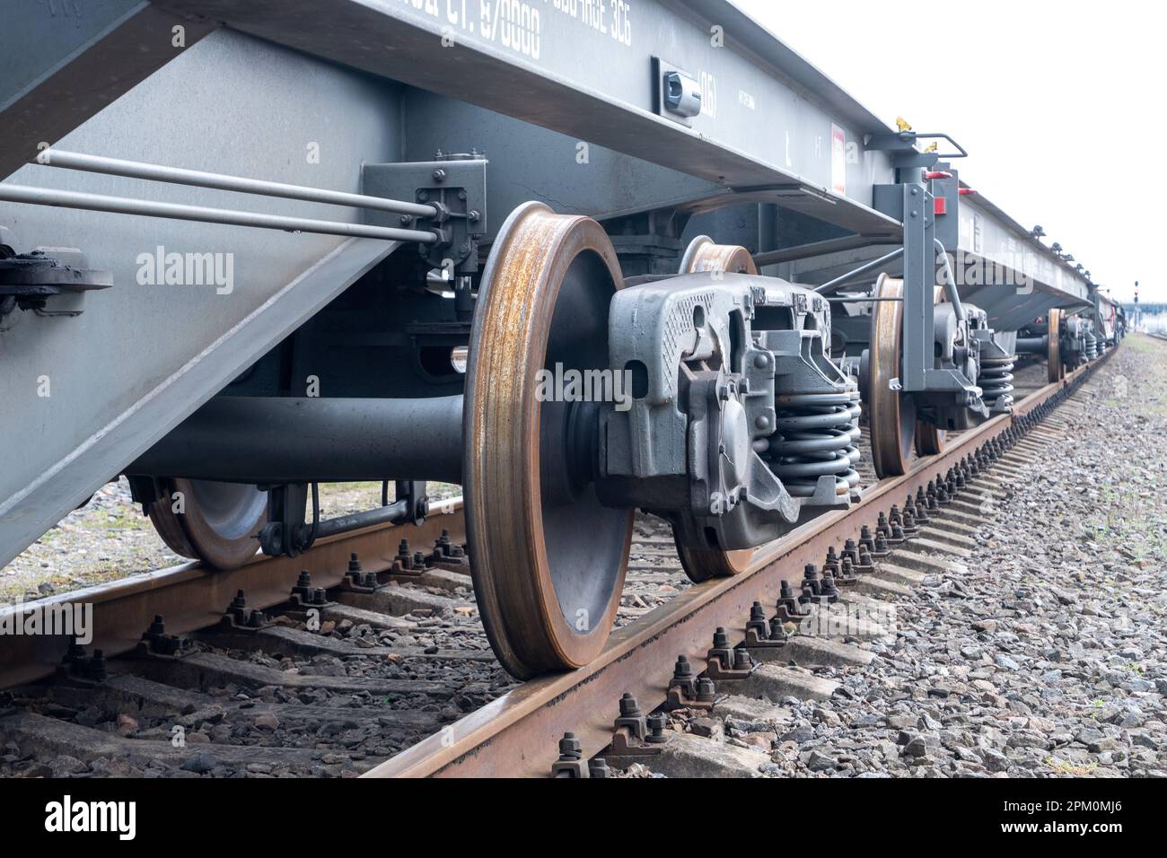 Railway platform wheels on rails for the transportation of high-tonnage ...