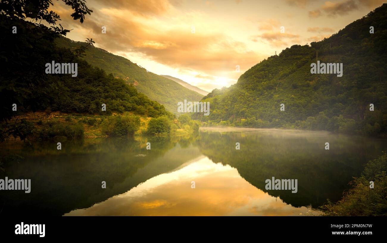 Calm landscape hi-res stock photography and images - Alamy