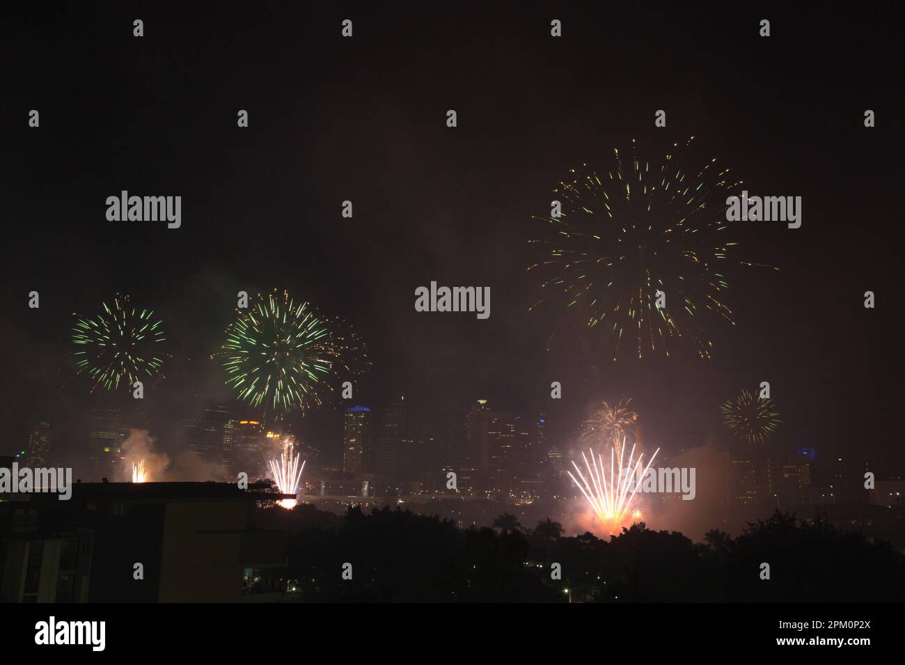 Fireworks over the Brisbane river during the annual Brisbane Riverfire ...