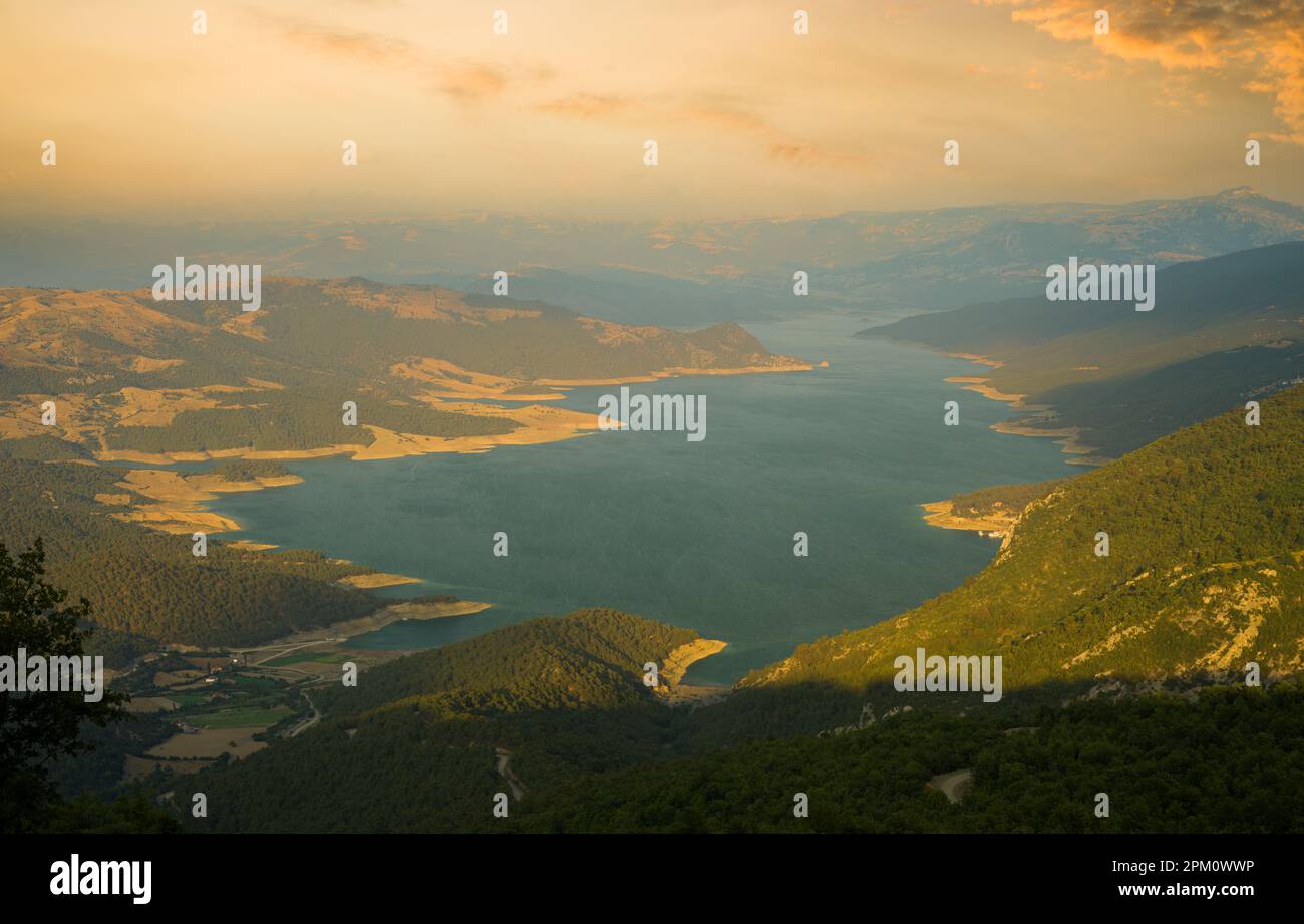 The Kizilirmak river at sunset. Near Sahinkaya Canyon. Vezirkopru ...