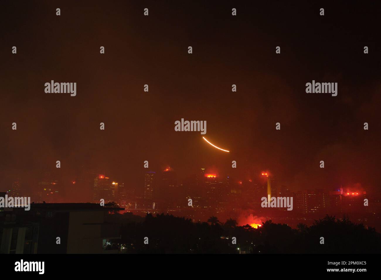 Fireworks over the Brisbane river during the annual Brisbane Riverfire ...