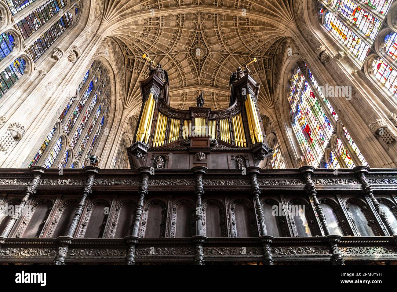 Rood screen and organ at King's College Chapel at Cambridge University ...