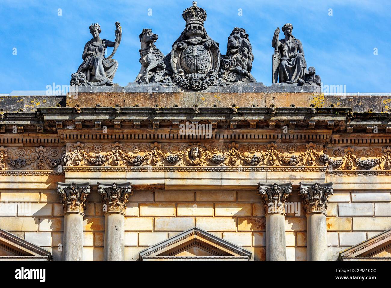 The Royal Arms on Langside Halls Stock Photo - Alamy