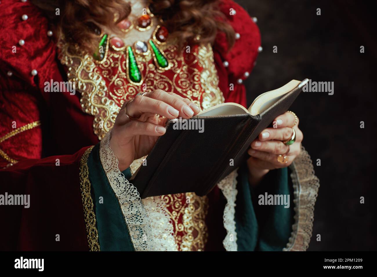 Medieval book cover design hi-res stock photography and images - Alamy