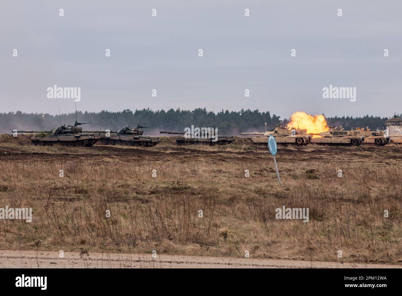 U.S. Soldiers assigned to the 2nd Armored Brigade Combat Team, 1st ...