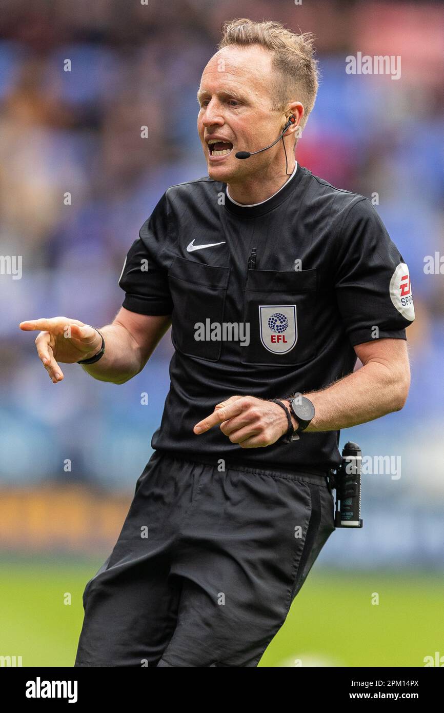 Cambridge united vs bolton wanderers hi-res stock photography and ...