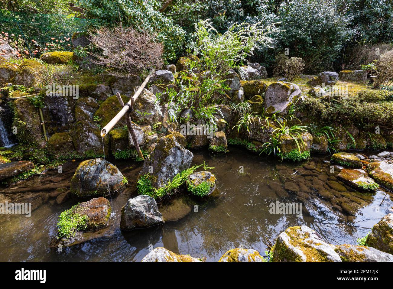 Hosen-in Garden - Hosen-in was founded about 800 years ago as priest ...