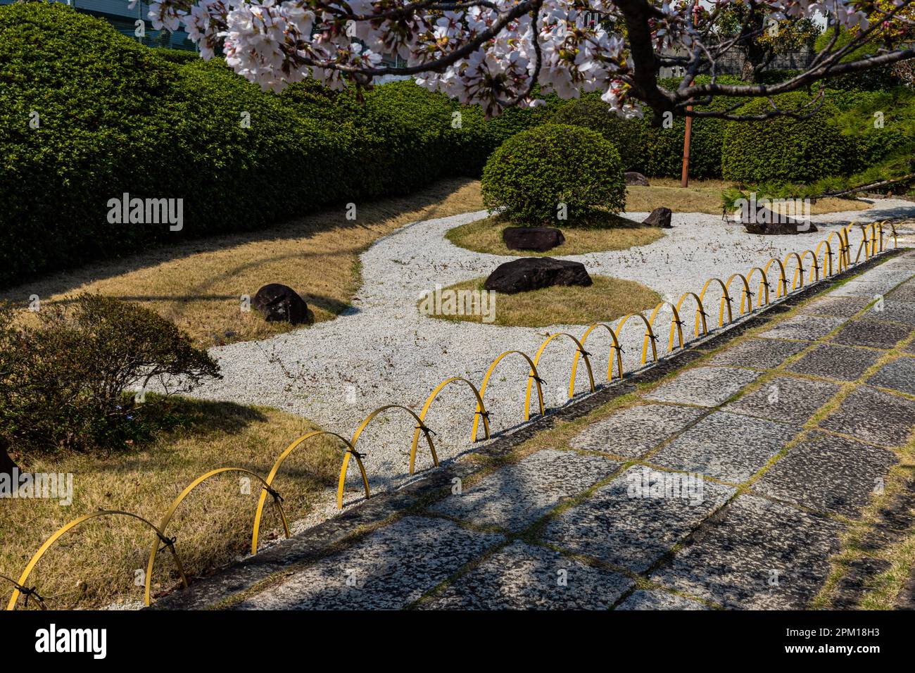 Myokensha is a shrine within the grounds of Honshoji Temple where the ...