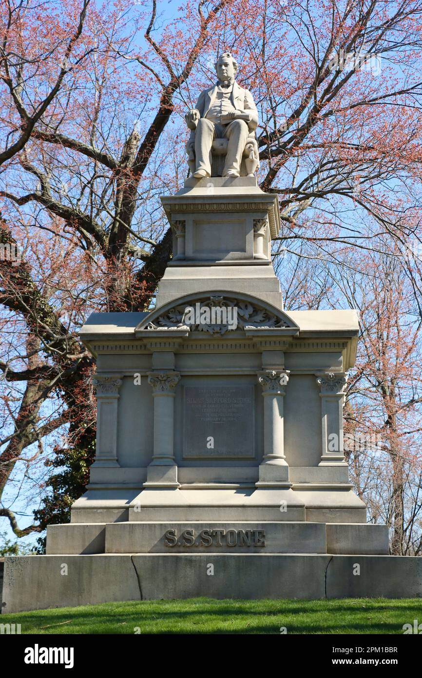 Memorial site and grave at Lakeview Cemetery, Cleveland, Ohio Stock ...