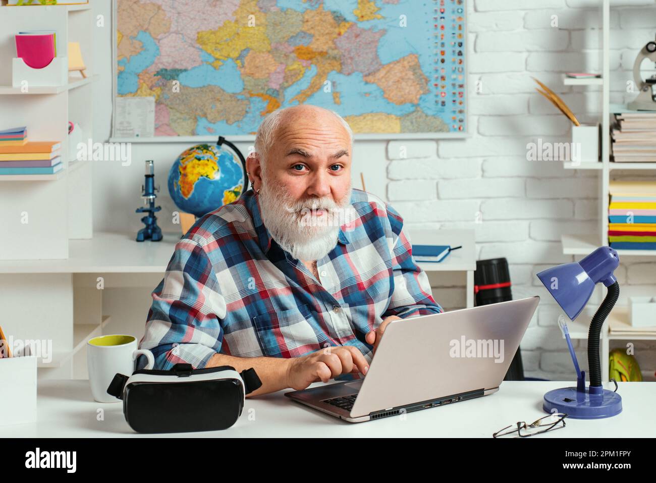 Sitting in classroom teacher. The teacher is waiting for the students ...