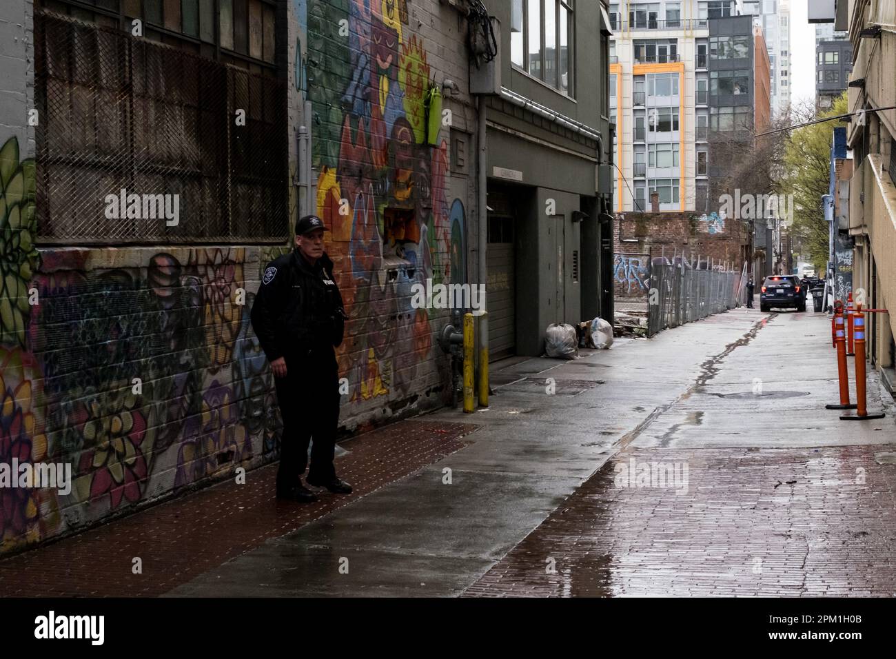 Seattle, USA. 10 Apr, 2023. At rush hour just after 5:00pm Police ...