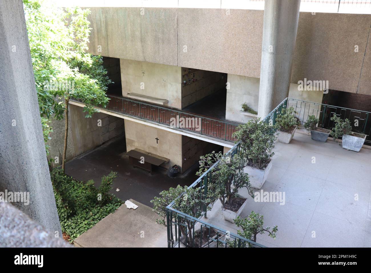 Burial crypts hi-res stock photography and images - Alamy