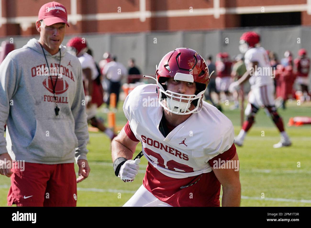 Oklahoma linebacker Danny Stutsman during an NCAA college football ...