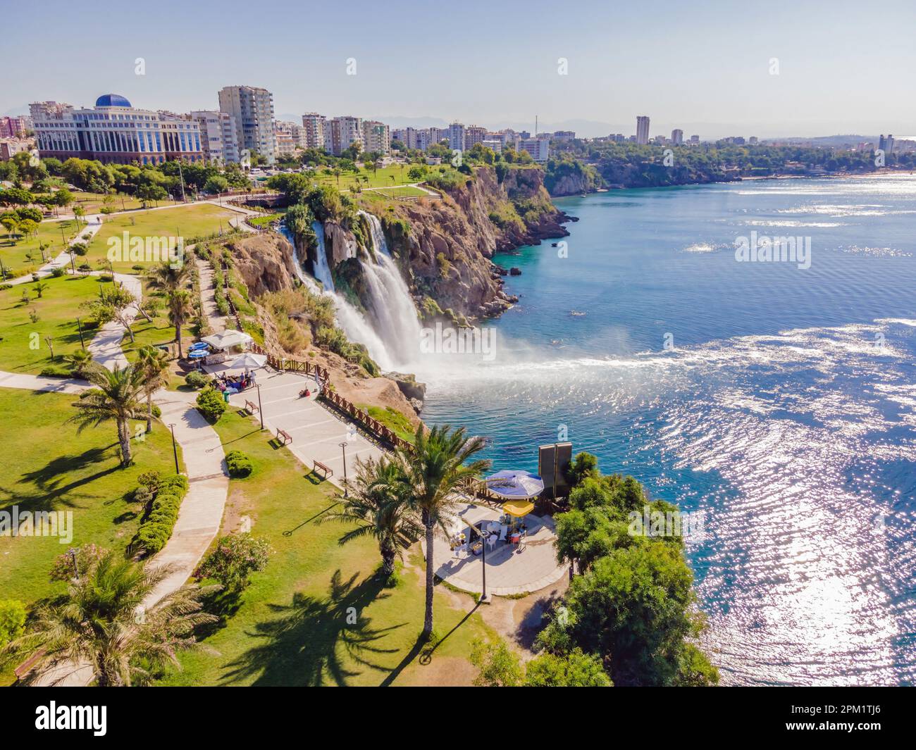 Lower Duden Falls drop off a rocky cliff falling from about 40 m into ...