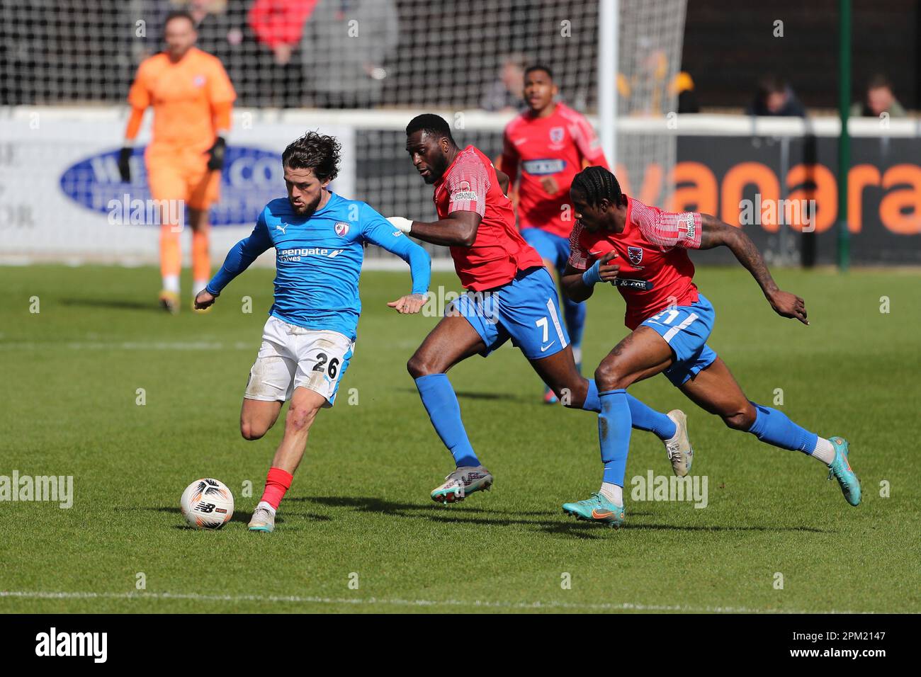 Darren Oldaker of Chesterfield and Inih Effiong of Dagenham and ...