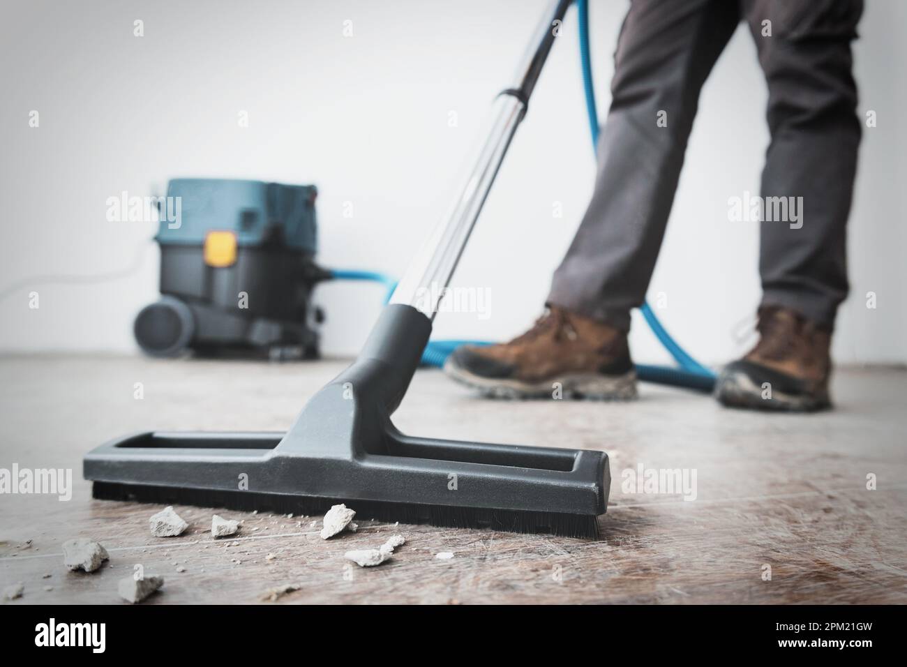 Man vacuuming construction vacuum cleaner hi-res stock photography and ...