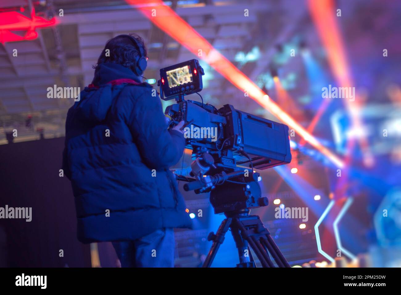 Tv cameraman on stage hi-res stock photography and images - Alamy