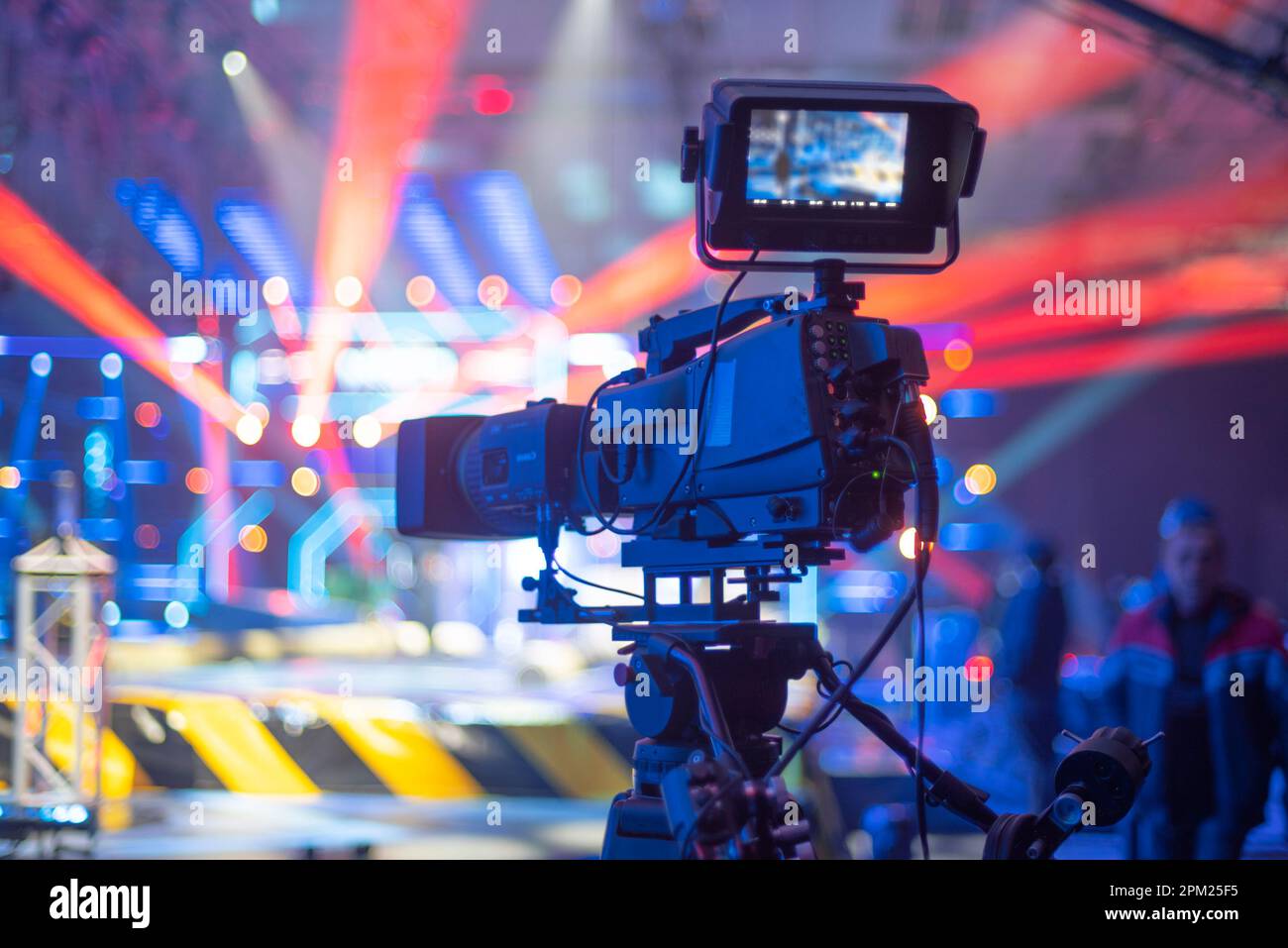 Concert tv hi-res stock photography and images - Alamy