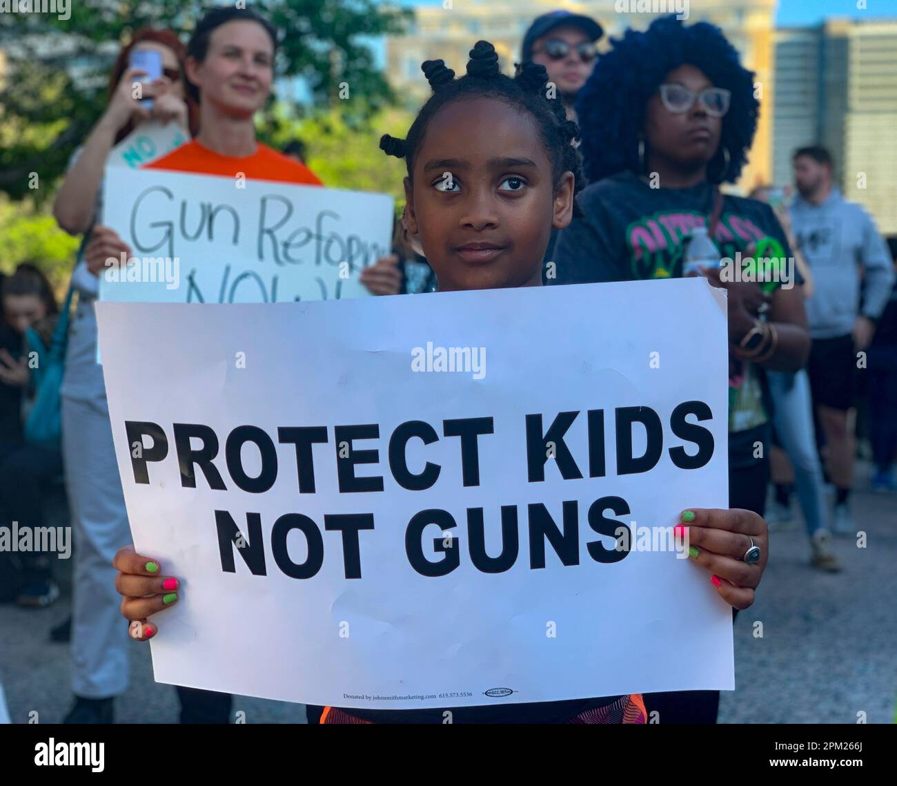 Gun violence school kids hi-res stock photography and images - Alamy