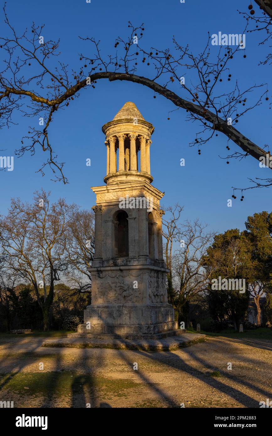 Mausoleum of Glanum, Glanum archaeological site near Saint-Remy-de ...