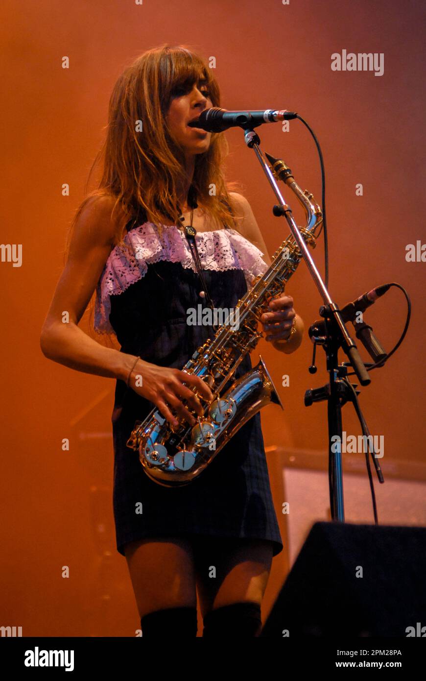 Abi Harding - The Zutons, V2008, Hylands Park, Chelmsford, Essex ...