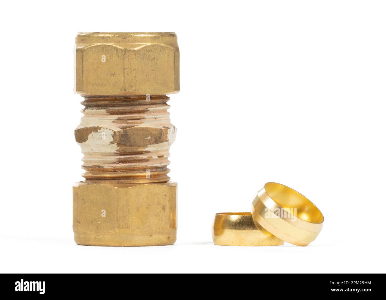 Brass fitting for plumbing pipes, connector for two different sizes ...