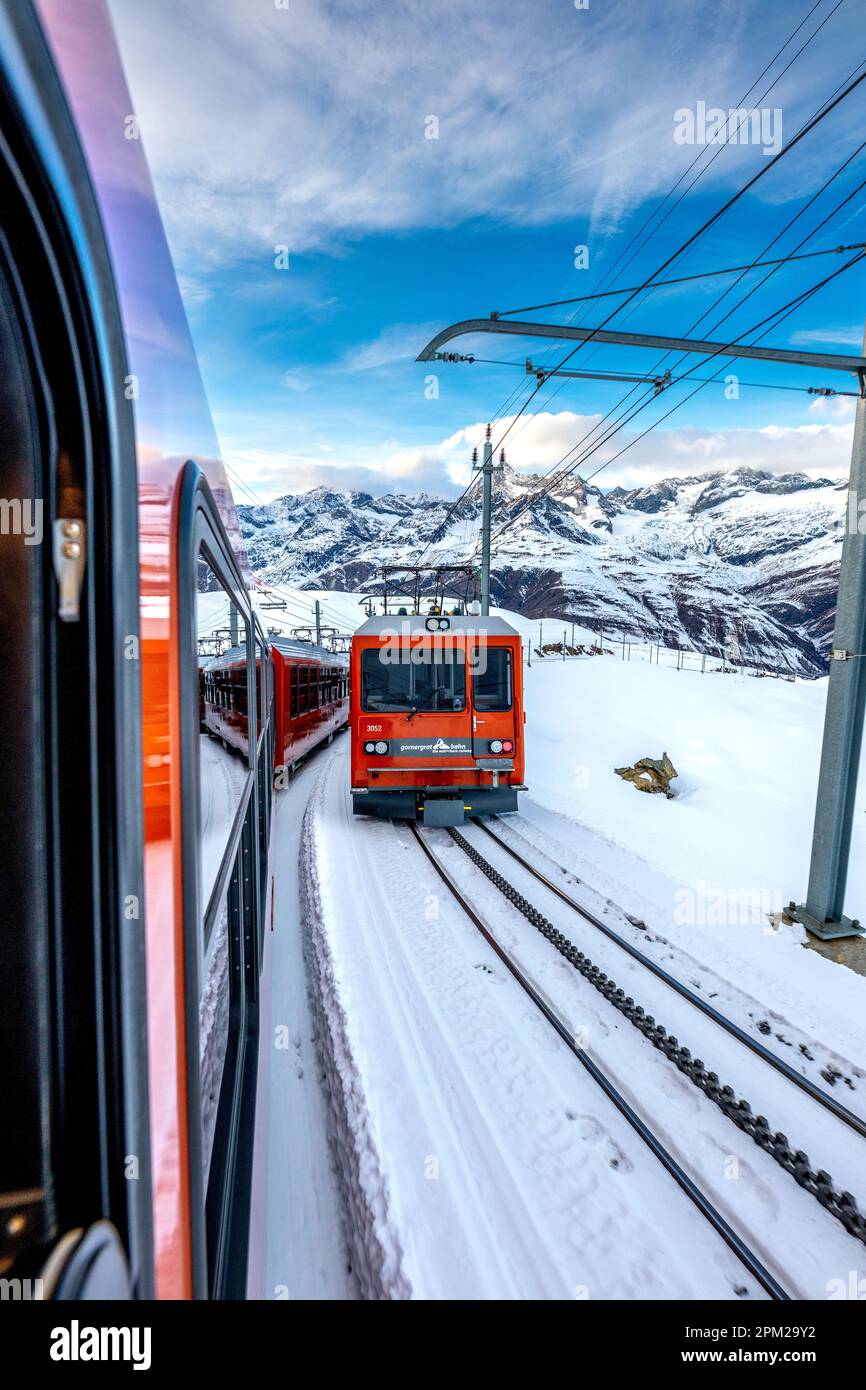 Red trains in switzerland hi-res stock photography and images - Alamy