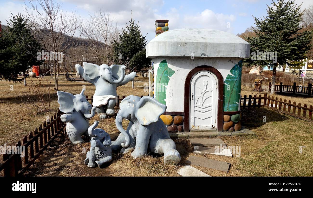 Visit the Siberian Tiger Park in Mudanjiang City, northeast China's ...