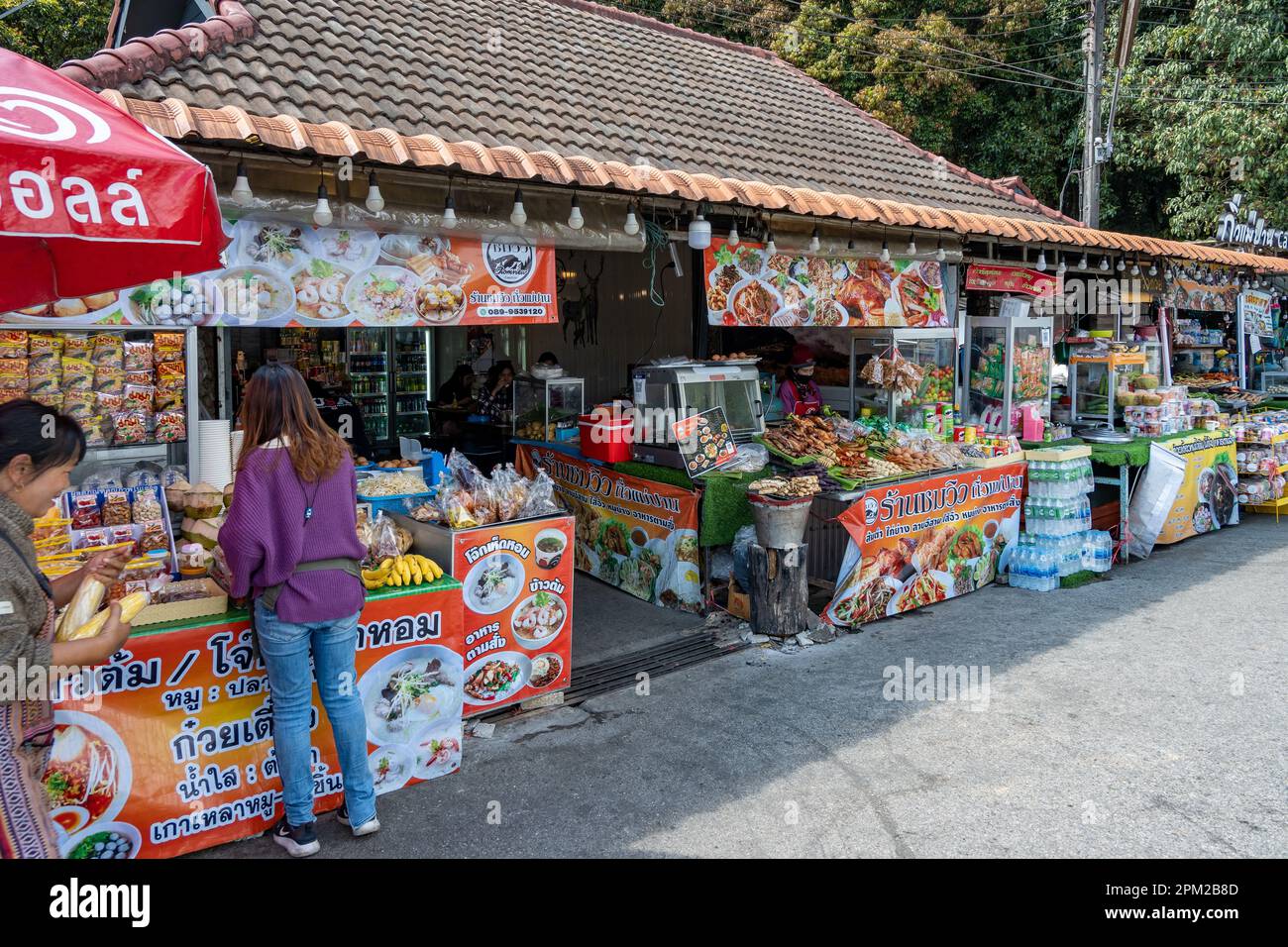 Food stands at Doi Inthanon National Park, Chiang Mai, Thailand Stock ...