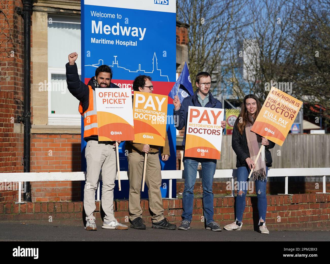 Striking NHS junior doctors on the picket line outside the Medway ...