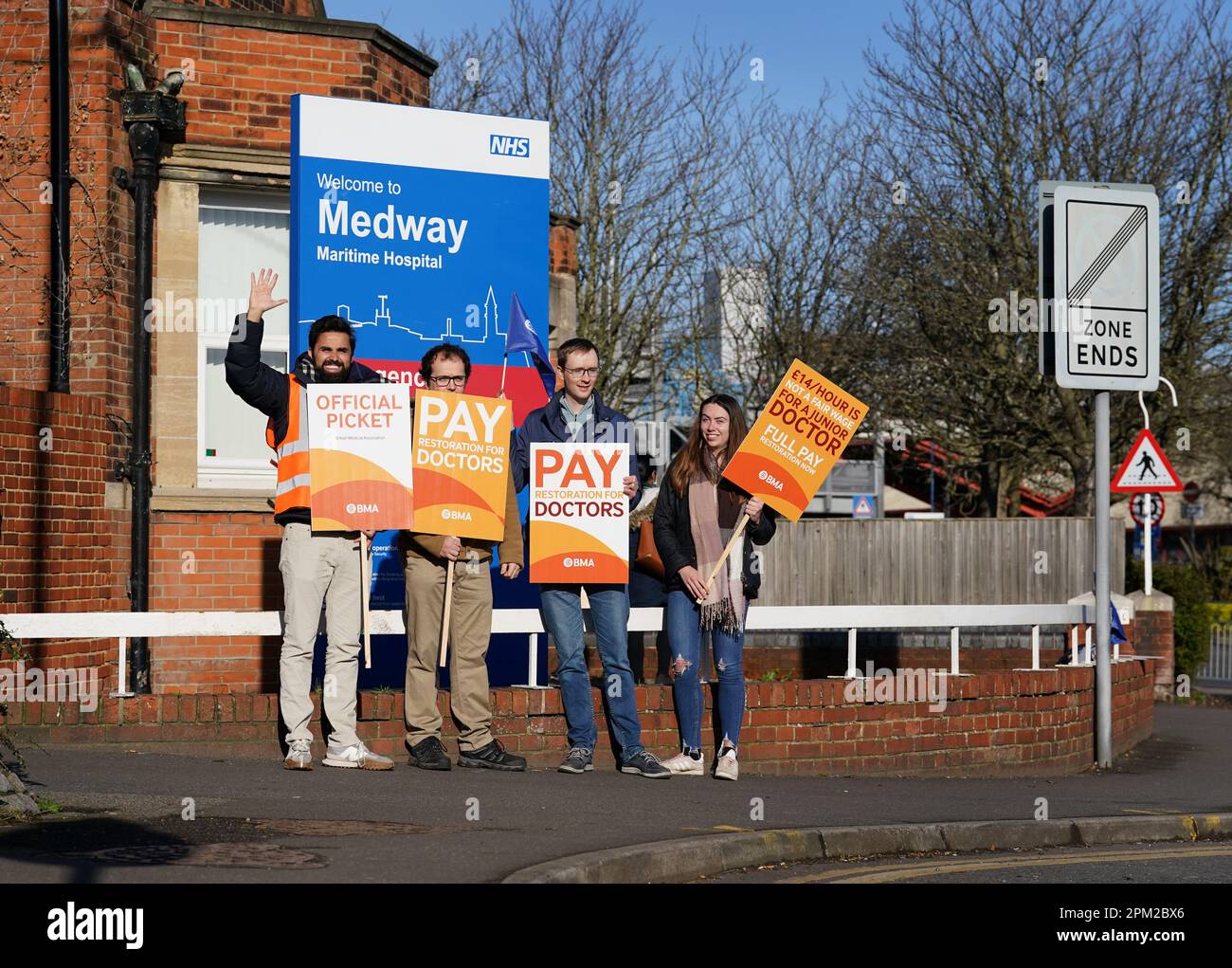 Striking NHS junior doctors on the picket line outside the Medway ...