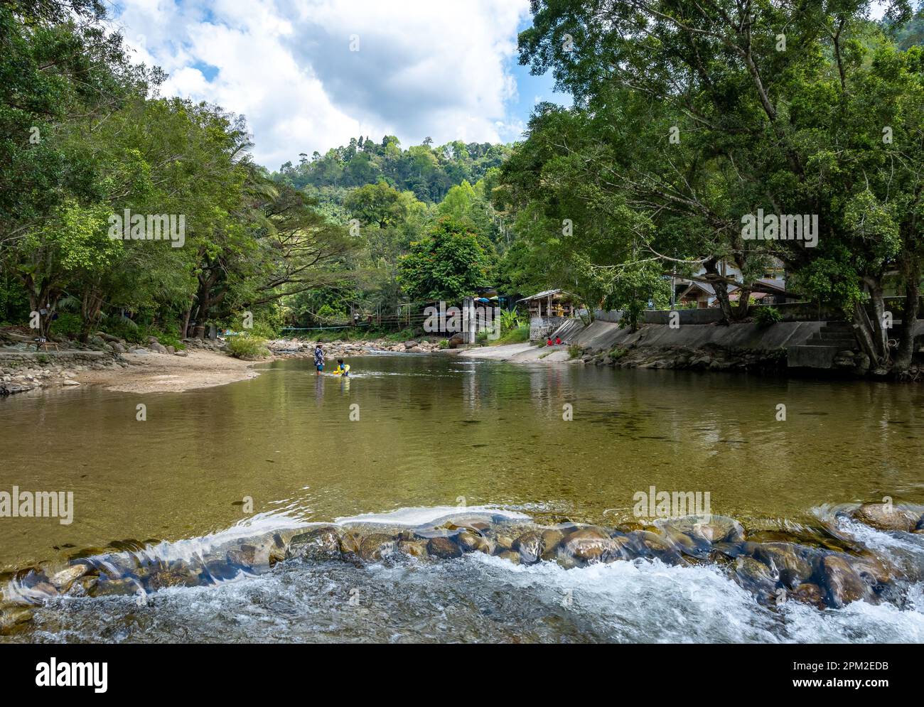 Kids in river hi-res stock photography and images - Alamy