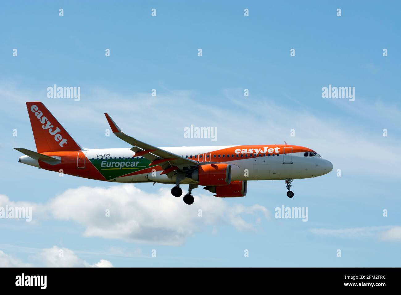 Easyjet Airbus A320-251N landing at Birmingham Airport, UK (G-UZHO ...