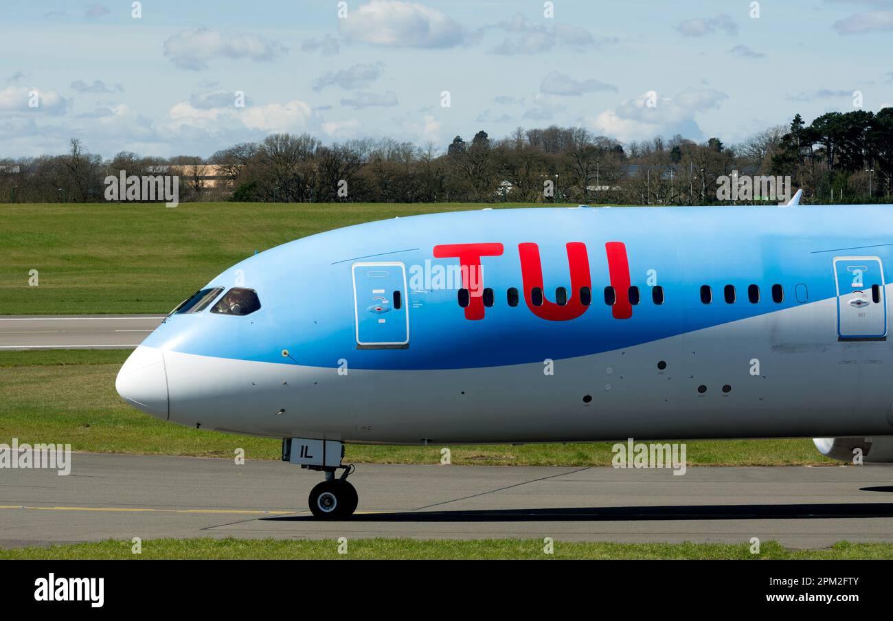 Tui Boeing 787-8 Dreamliner taxiing at Birmingham Airport, UK (G-TUIL ...
