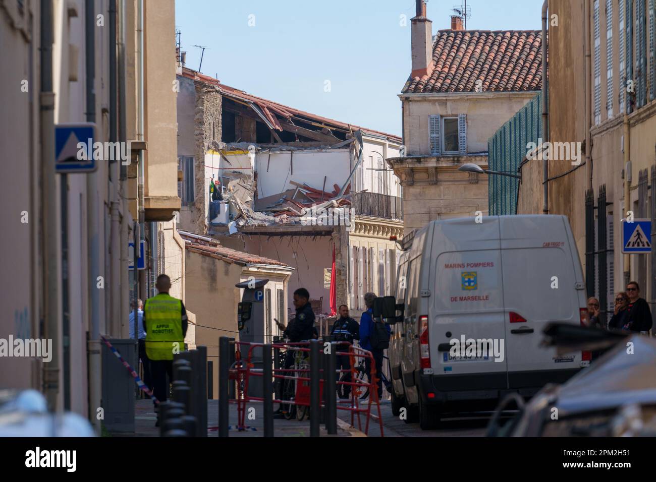 Sylvain Rostaing / Le Pictorium - Building collapse at 17 rue Tivoli in ...