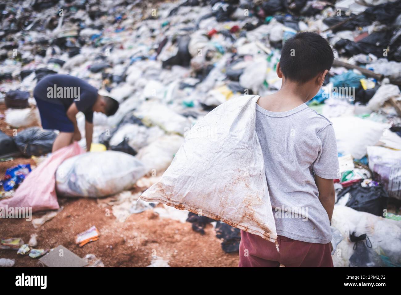Children are forced to work on rubbish. Child labor, Poor children ...
