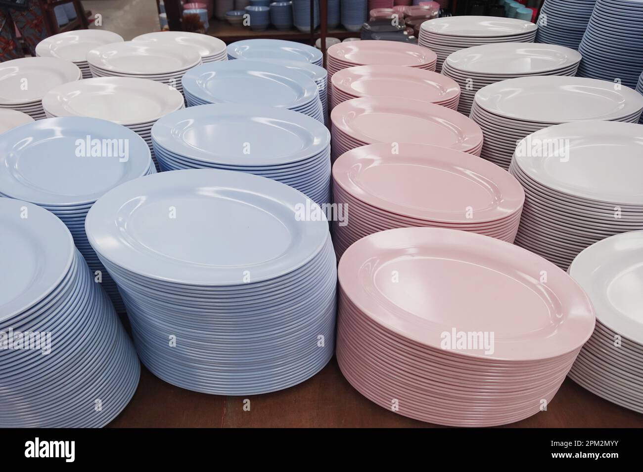 Stacks of plates in a shop Stock Photo - Alamy