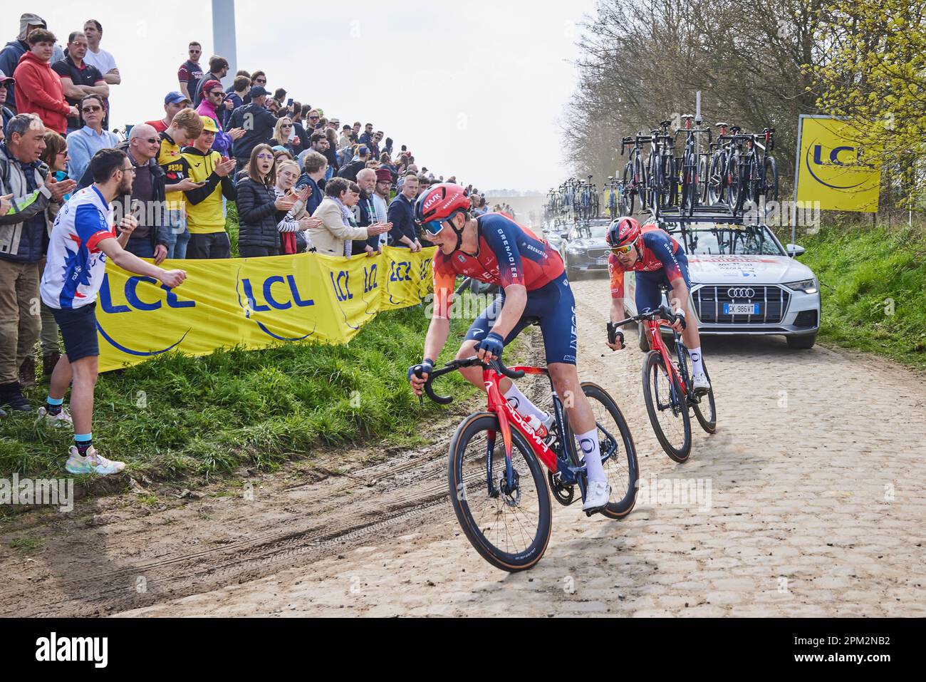 Qui vy ˆ Saint-Python INEOS Grenadiers Josh Tarling and Luke Rowe Paris ...