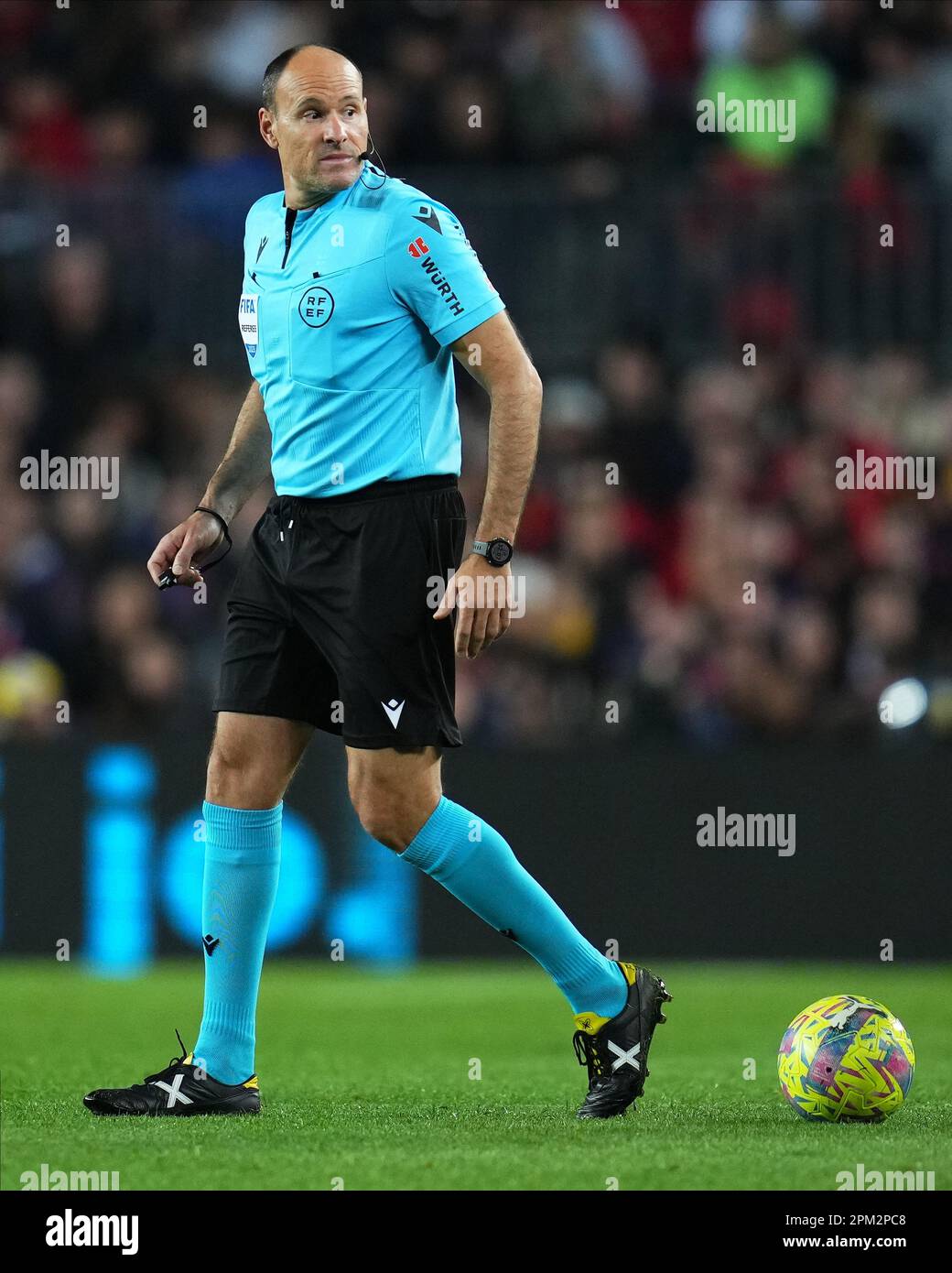 The referee Antonio Mateu Lahoz during the La Liga match between FC ...