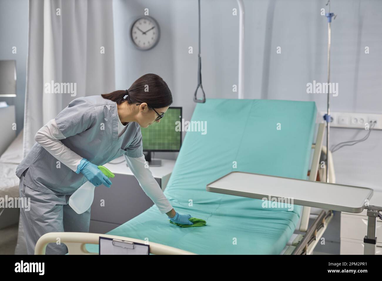 Hospital ward cleaning hi-res stock photography and images - Alamy