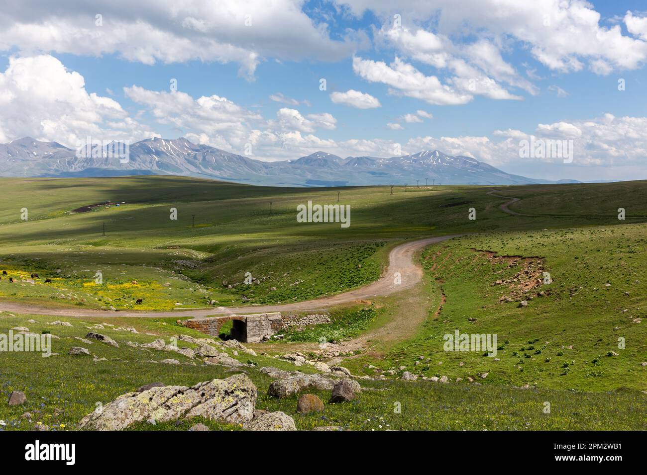Javakheti Plateau landscape, winding dirt M-20 road to Tskhratskaro ...