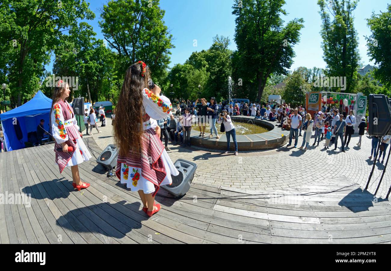 Girls teenagers dancers in Ukrainian embroidered national costumes ...