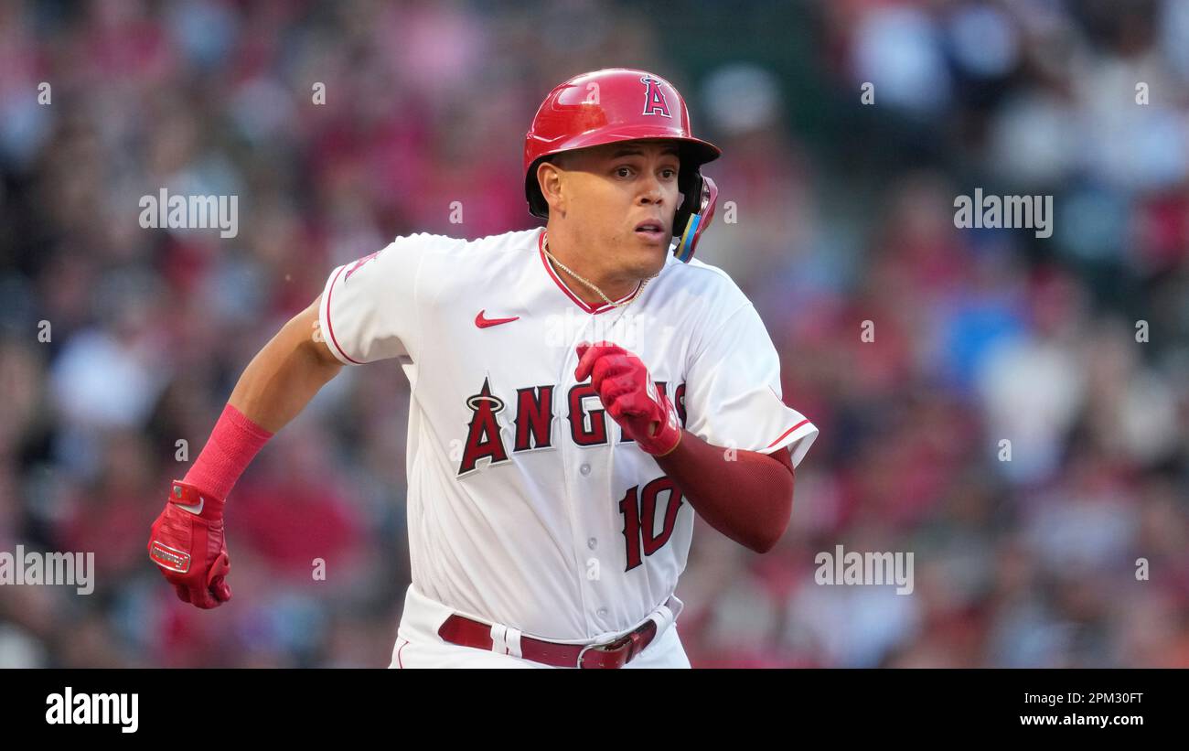 Los Angeles Angels' Gio Urshela (10) runs to first base during a ...
