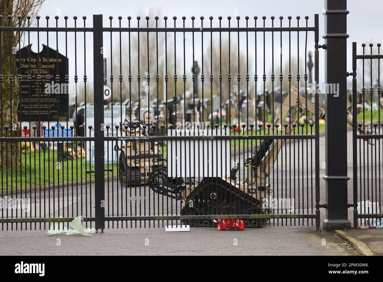Bomb disposal robots check cemetery hi-res stock photography and images ...