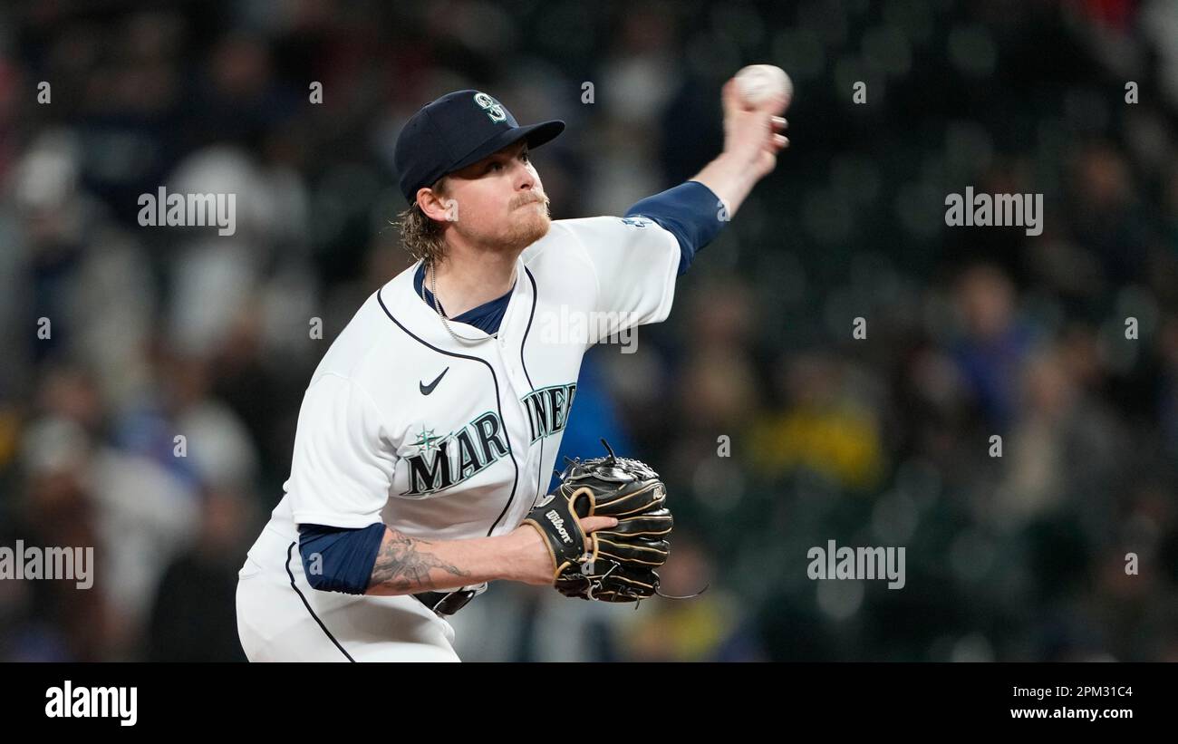 Seattle Mariners relief pitcher Gabe Speier throws against the Los ...