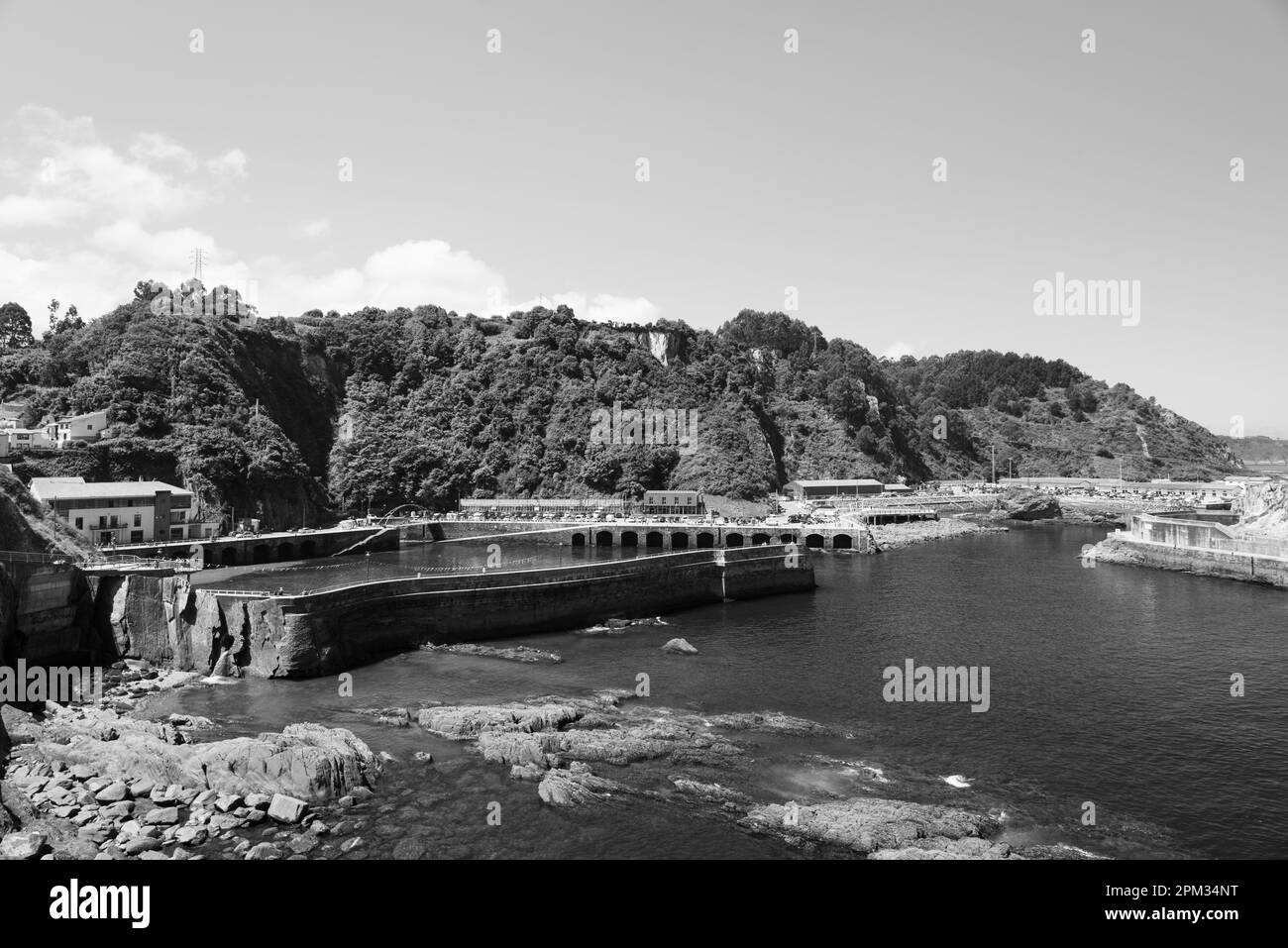 Building exterior against blue Black and White Stock Photos & Images ...