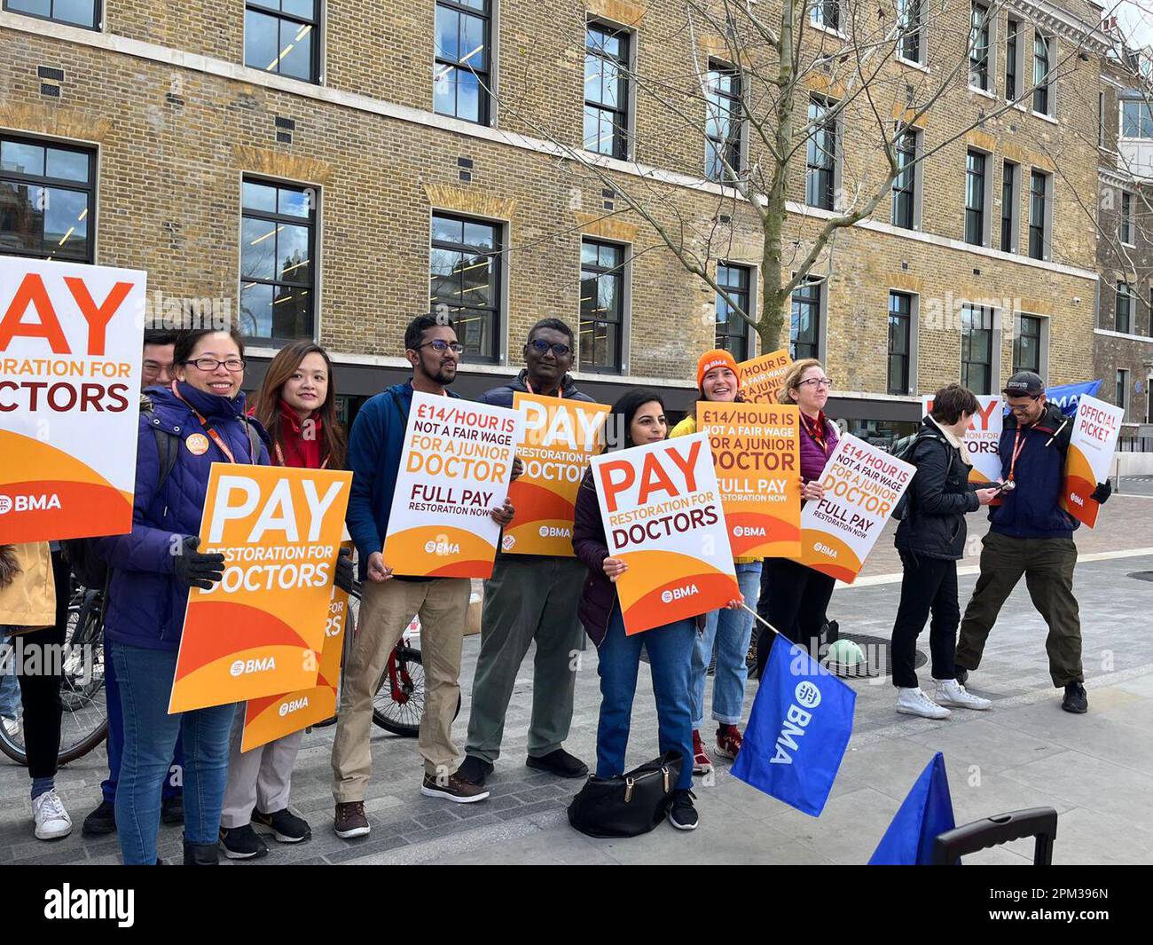 Striking NHS junior doctors on the picket line outside the Royal London ...