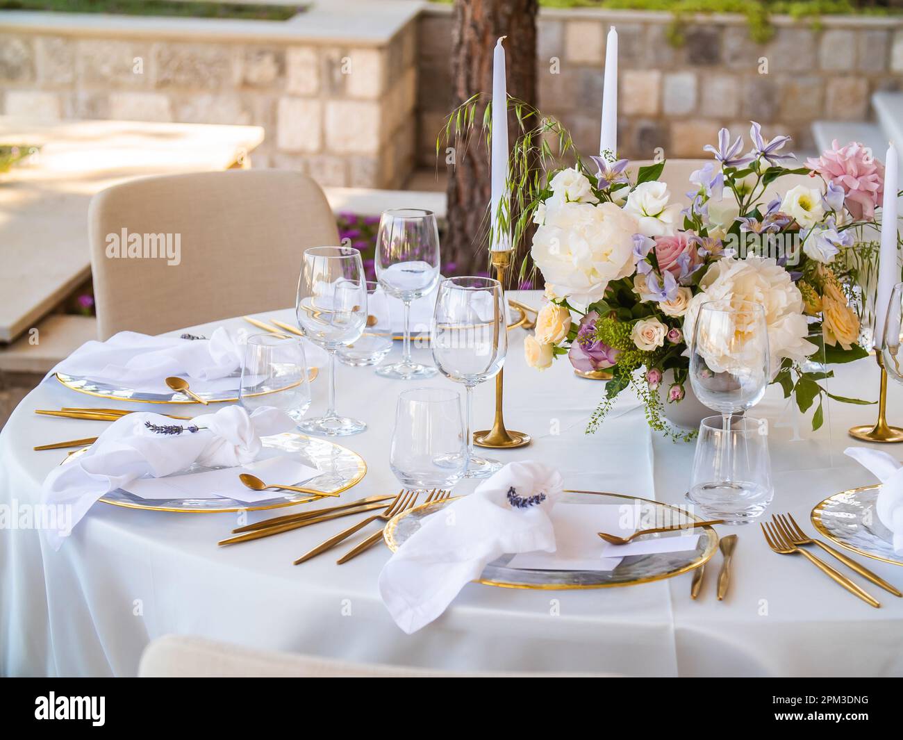 Luxury elegant wedding reception table arrangement and floral centerpiece - wedding banquet and ...