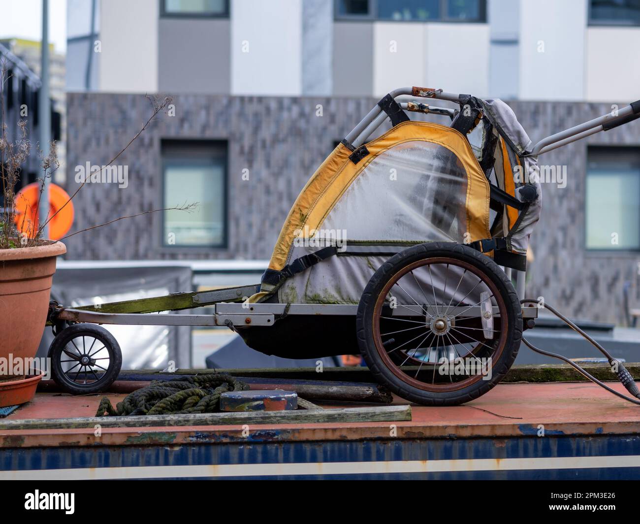 Childs pram hi-res stock photography and images - Alamy