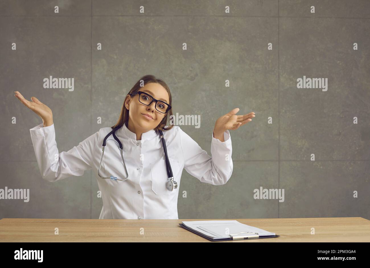 Dont know confused doctor hi-res stock photography and images - Alamy
